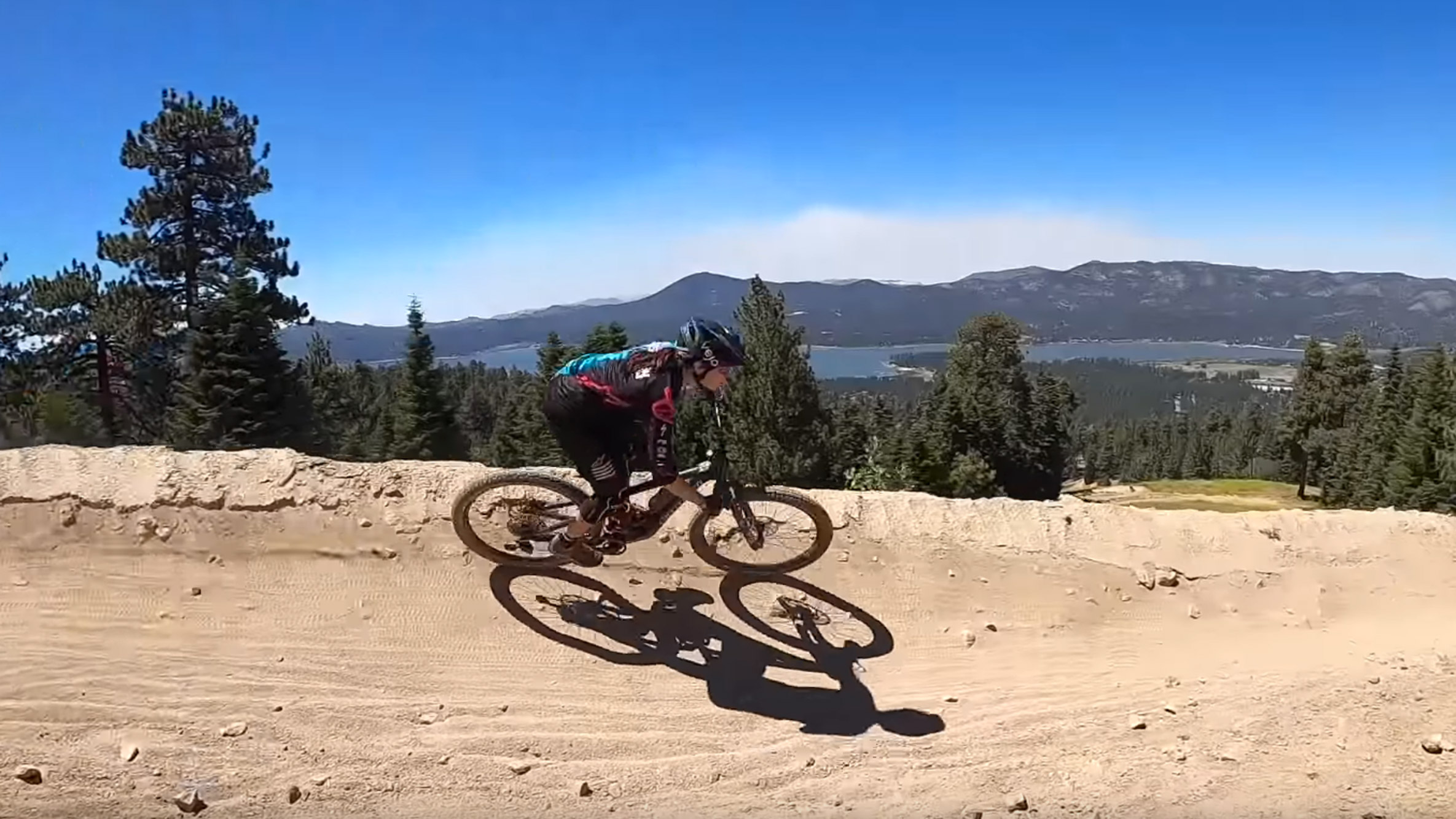 Cornering Skills with Anneke Beerten - riding.guide