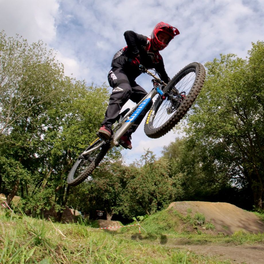 MTB Riding Techniques - categorized Mountain Biking Techniques - riding ...